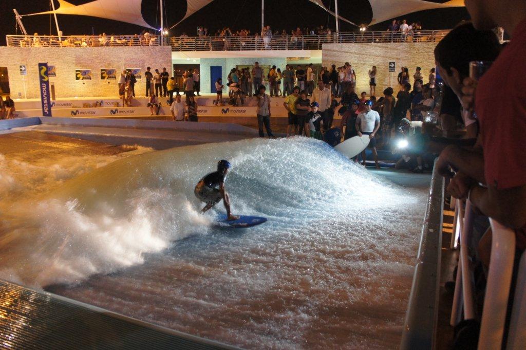 World's First Surf Arena, 'Ola Movistar', Debuts at Boulevard de Asia ...